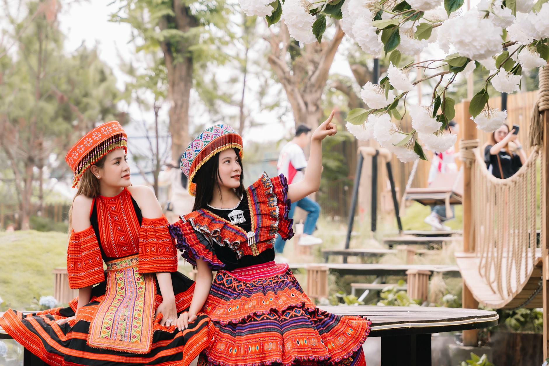 The Most Similar Languages to Hmong - OBJECTIVE LISTS